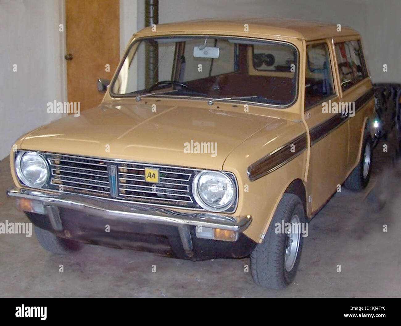 Vintage mini clubman hi-res stock photography and images - Alamy