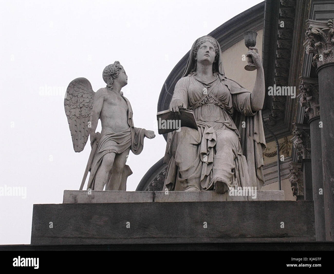 Statua fede hi-res stock photography and images - Alamy