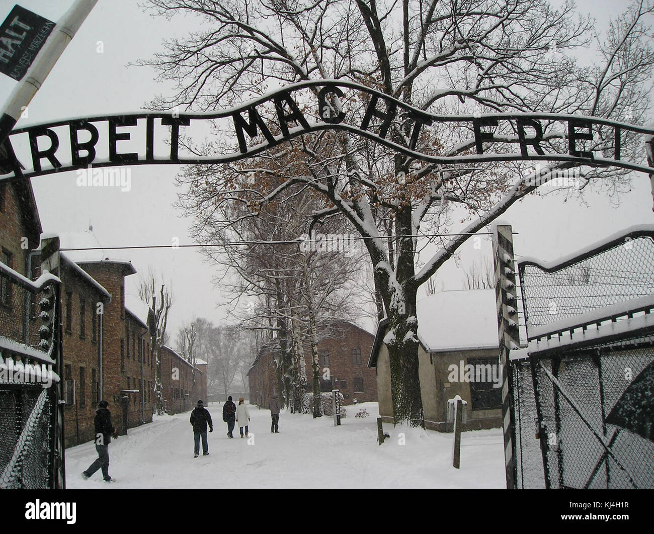 Entrance to Auschwitz Auschwitz-Birkenau Stock Photo - Alamy