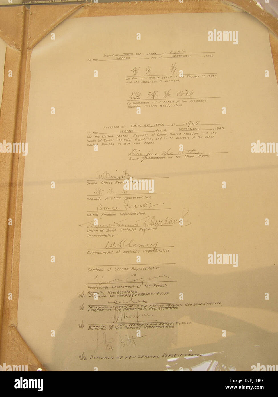 Japanese instrument of surrender hi-res stock photography and images ...