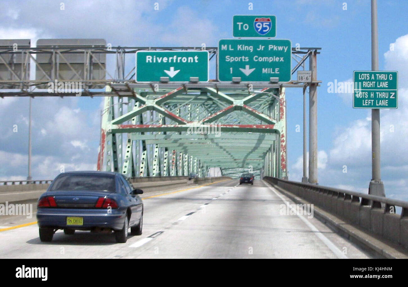 Hart Bridge westbound truss Stock Photo - Alamy