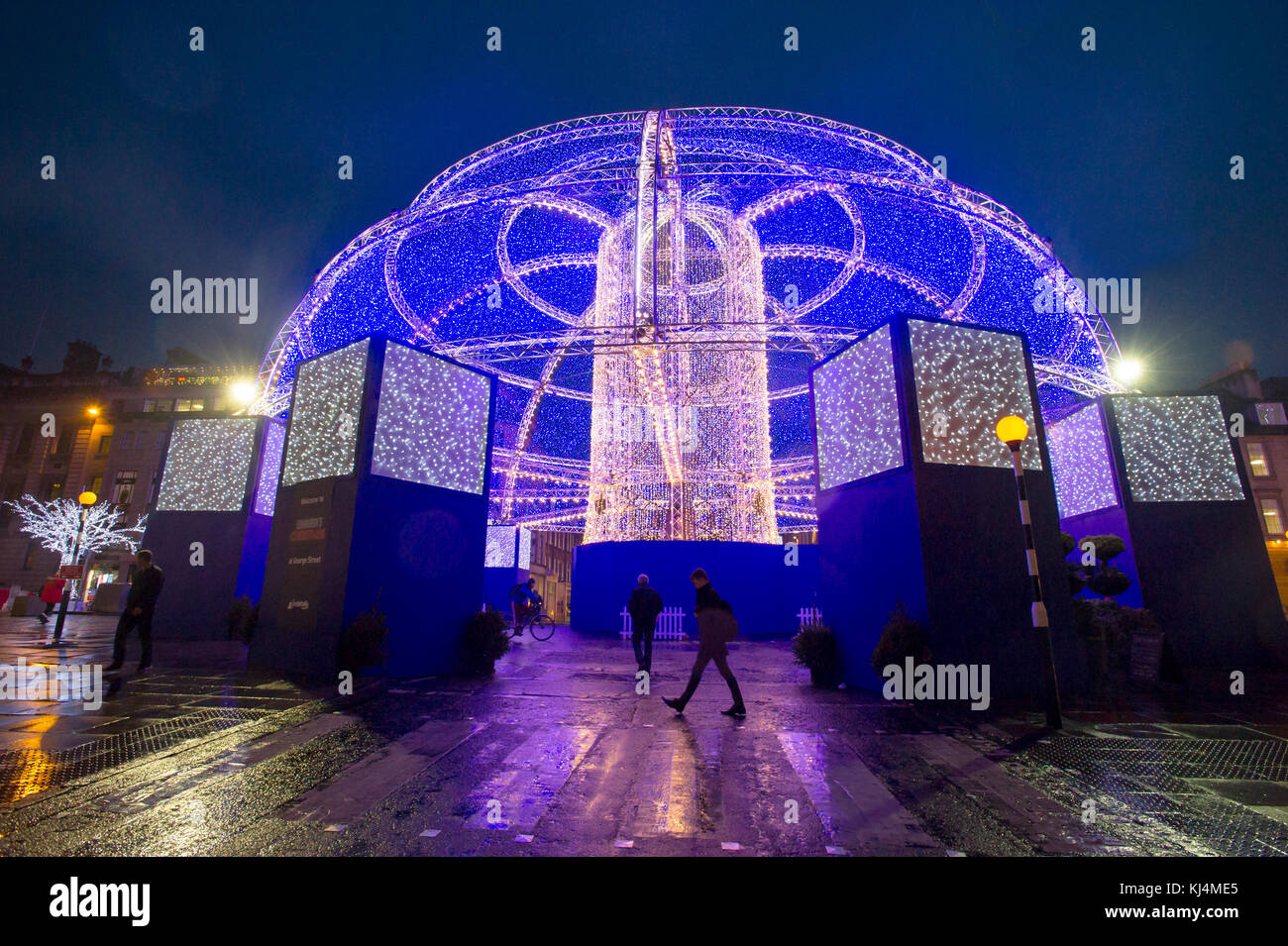 Edinburgh christmas lights hi-res stock photography and images - Alamy