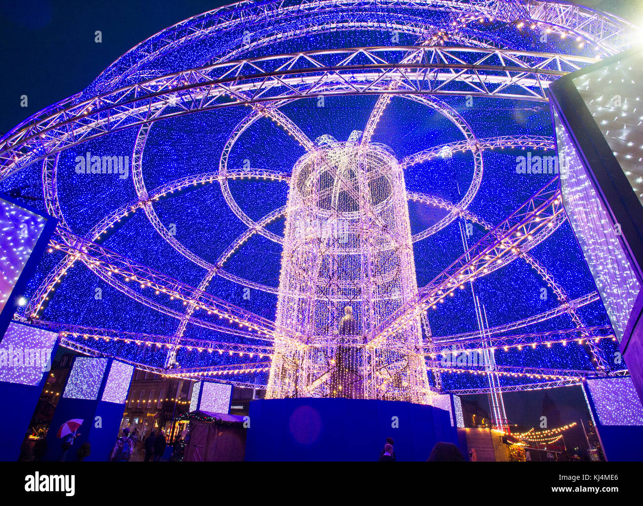 Edinburgh christmas lights hi-res stock photography and images - Alamy
