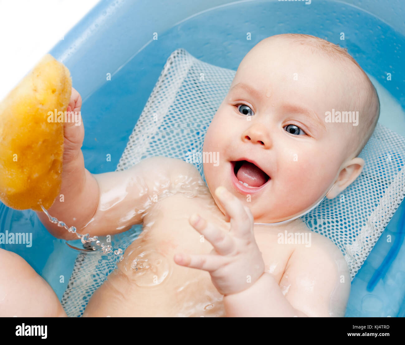 Bathing sponge hi-res stock photography and images - Alamy