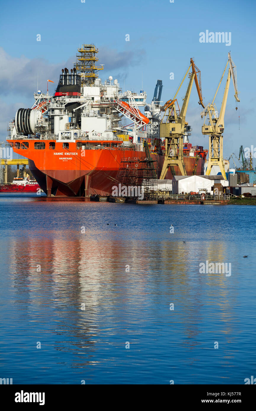 Floating storage unit hi-res stock photography and images - Alamy