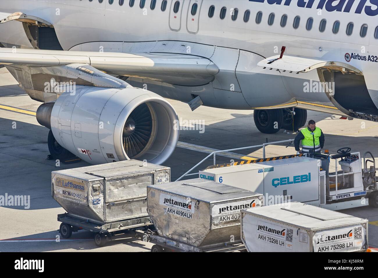 Cargo hold airplane hi-res stock photography and images - Alamy