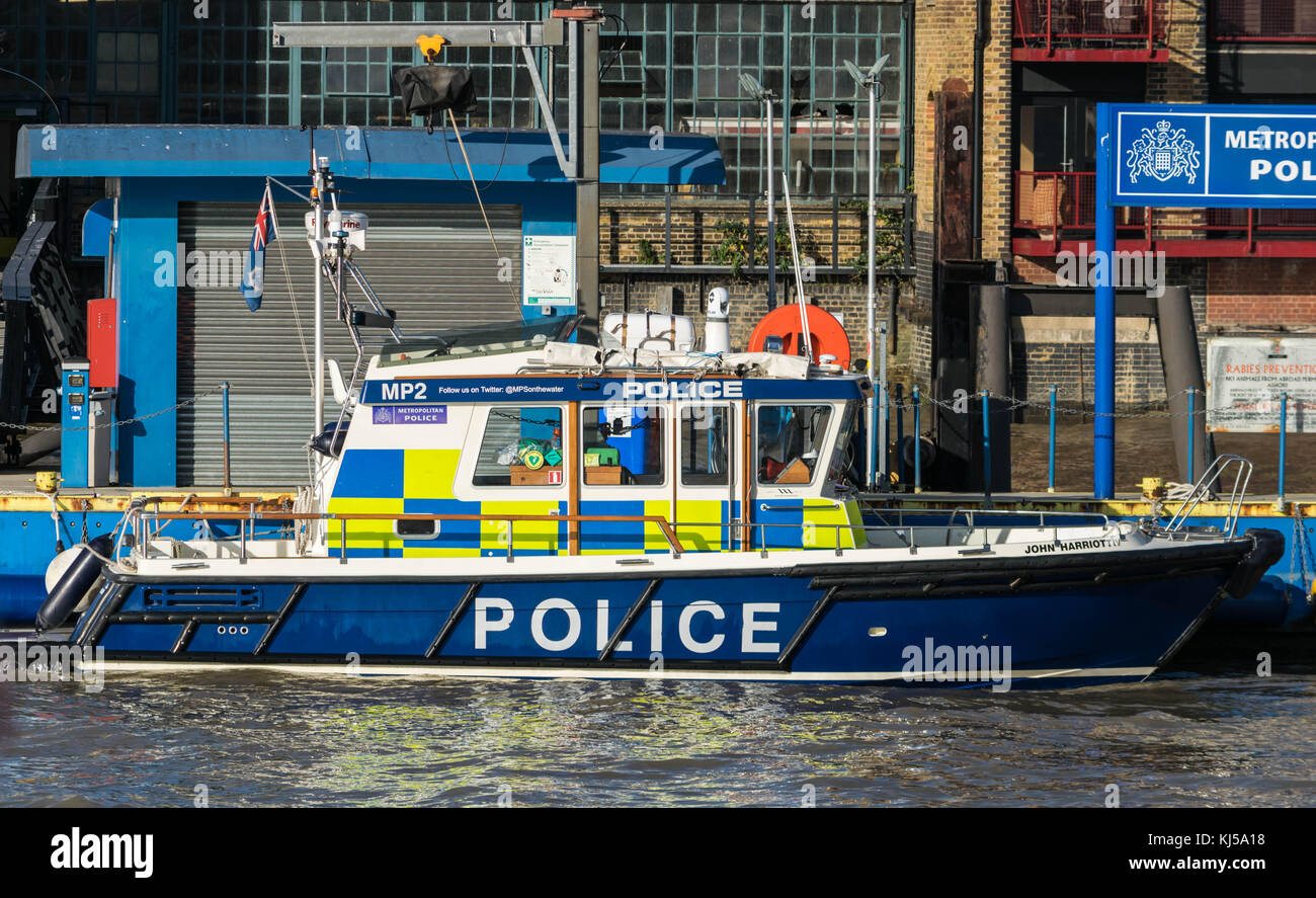 River thames police patrol boats hi-res stock photography and images ...
