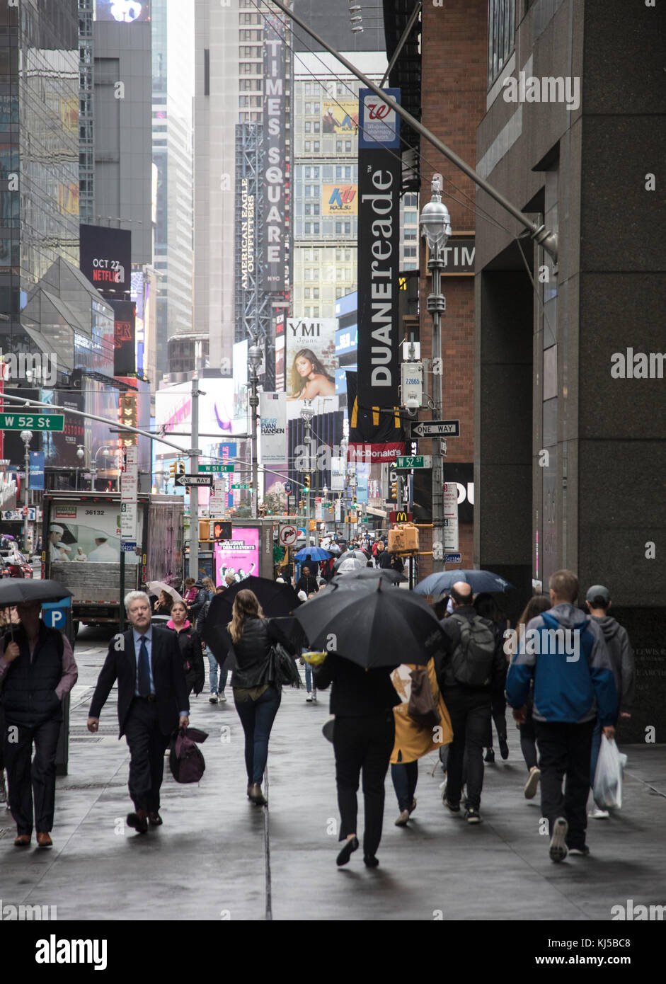 Rain in the streets of Manhattan New York Stock Photo - Alamy