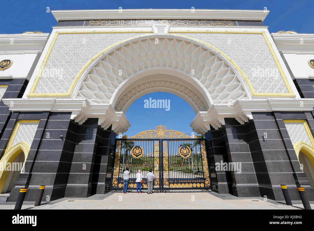 King palace kuala lumpur malaysia hi-res stock photography and images ...