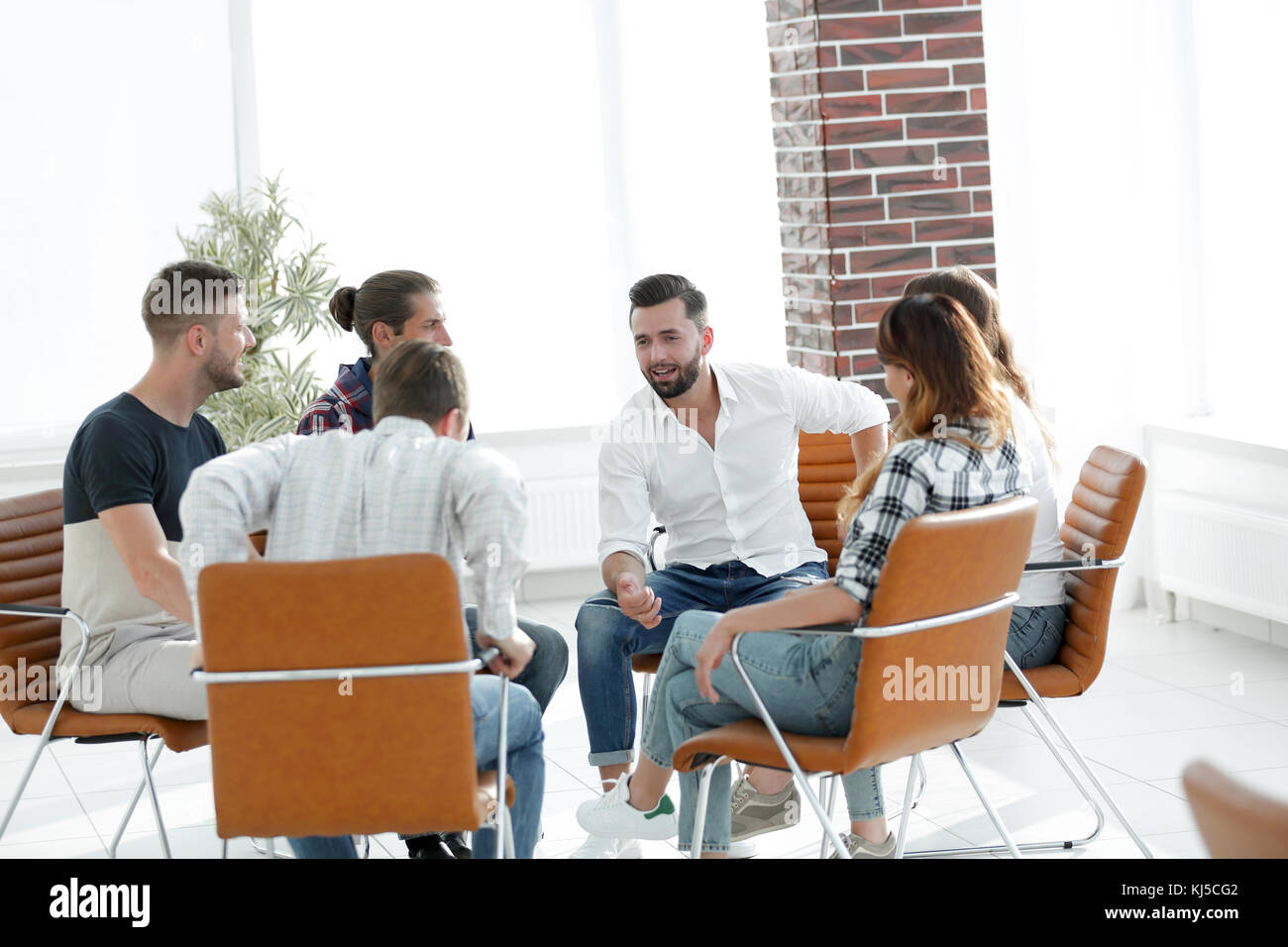 team members argue at the workshop Stock Photo - Alamy