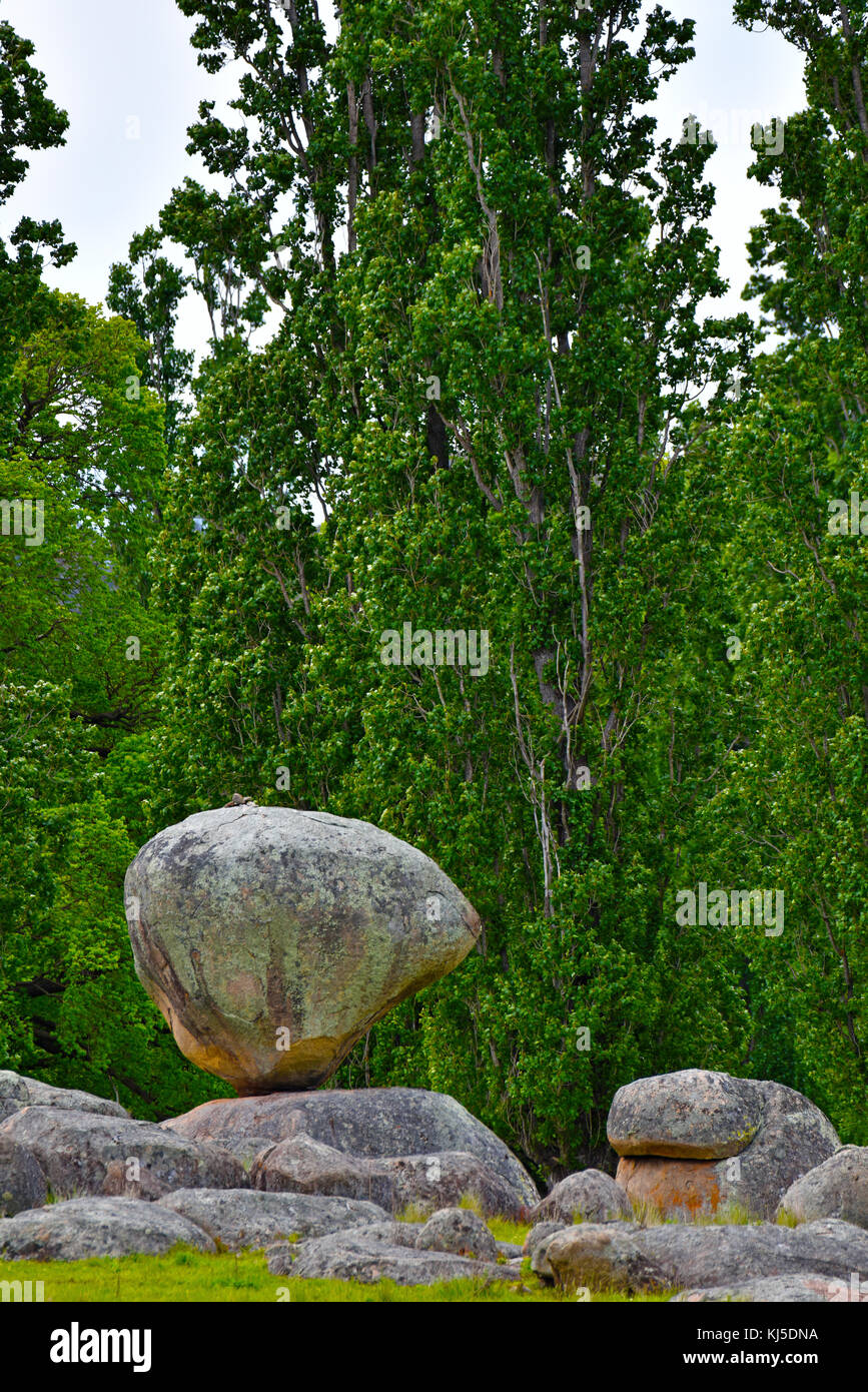 Balancing Rock at Stonehenge near Glen Innes in New England, new south ...