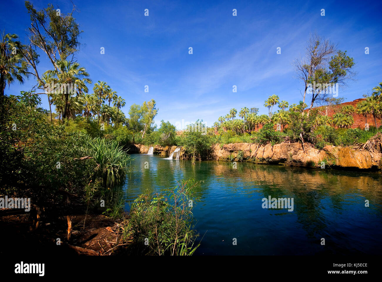 Waterfall, Main Gorge, Boodjamulla (Lawn Hill) National Park, northwest ...
