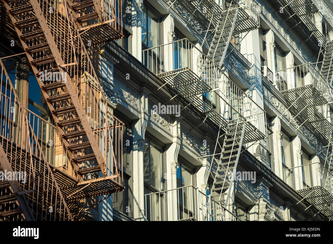Fire escapes hi-res stock photography and images - Alamy
