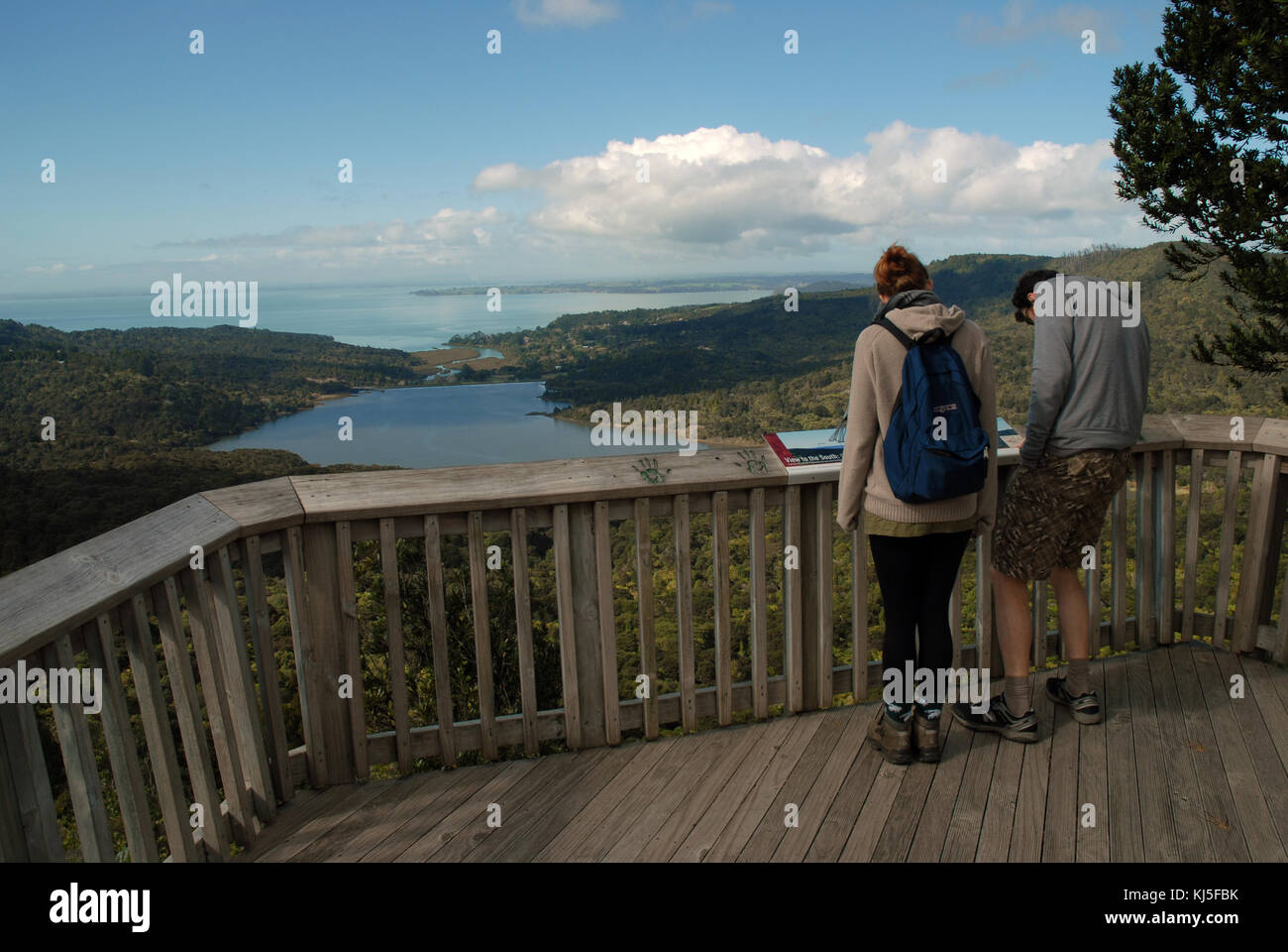 Arataki Nature Centre walk way, Arataki Visitor Centre, Waitakere ...