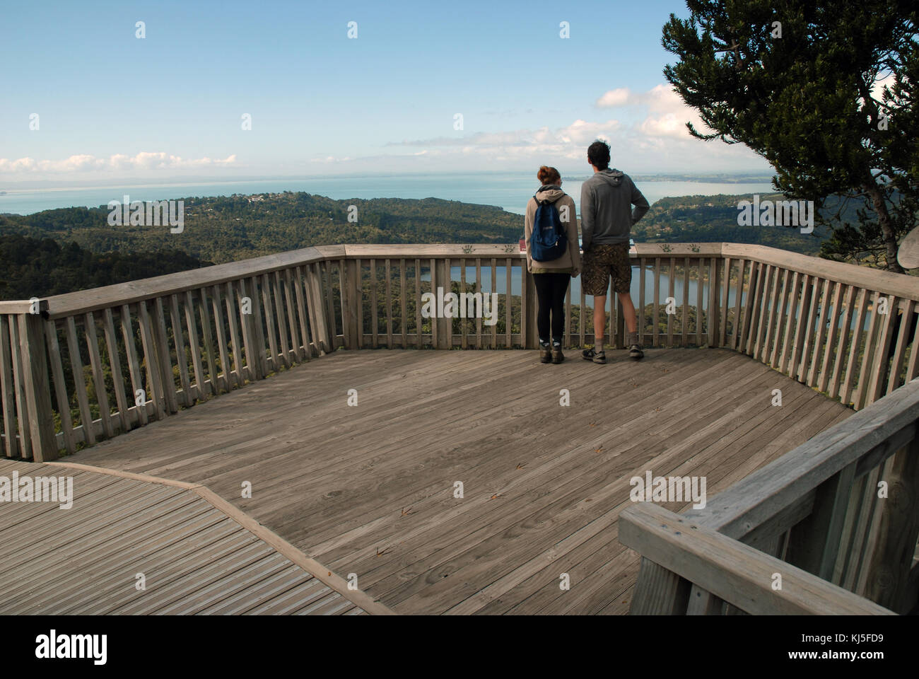 Arataki Nature Centre walk way, Arataki Visitor Centre, Waitakere ...