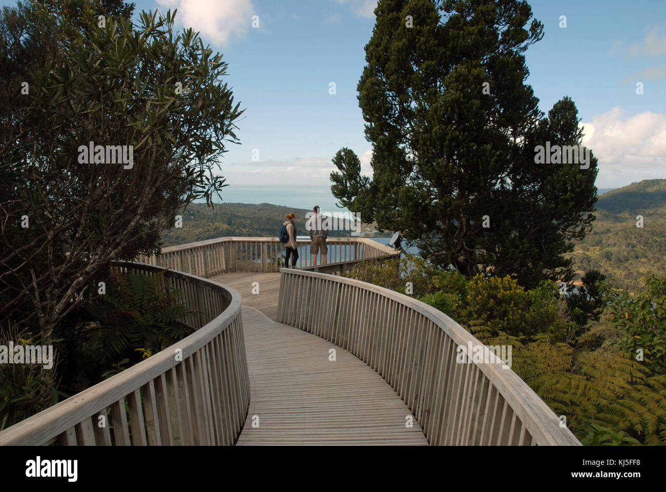 Arataki Nature Centre walk way, Arataki Visitor Centre, Waitakere ...