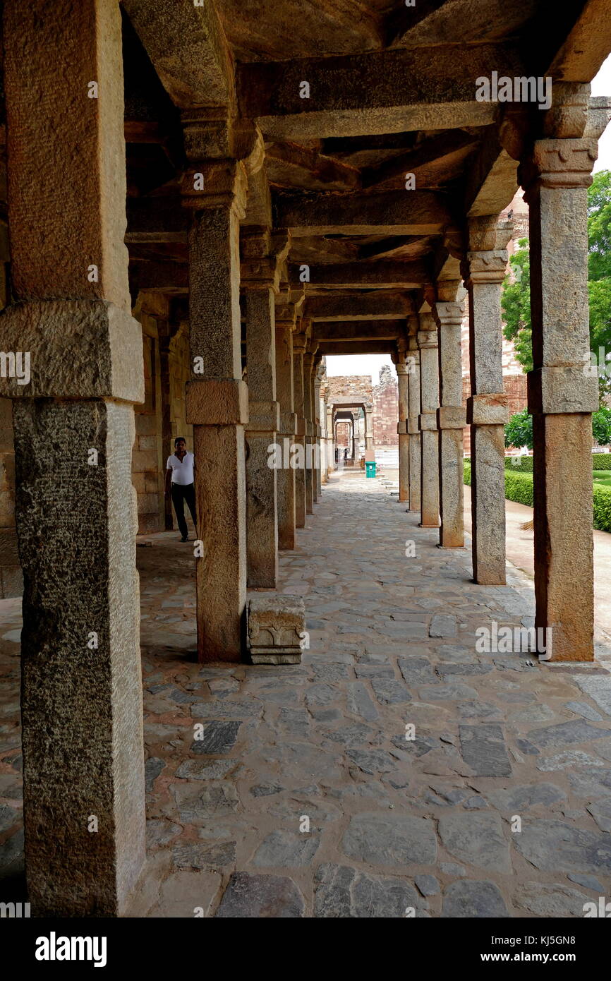 The Qutb complex is an array of monuments and buildings at Mehrauli in ...