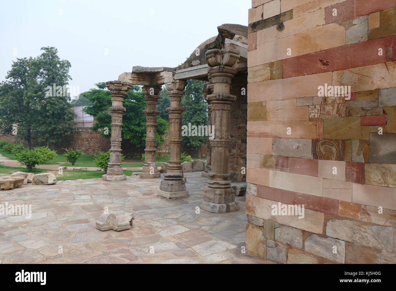 The Qutb complex is an array of monuments and buildings at Mehrauli in ...