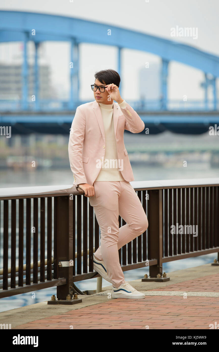 Asian man glasses standing outdoors hi-res stock photography and images ...