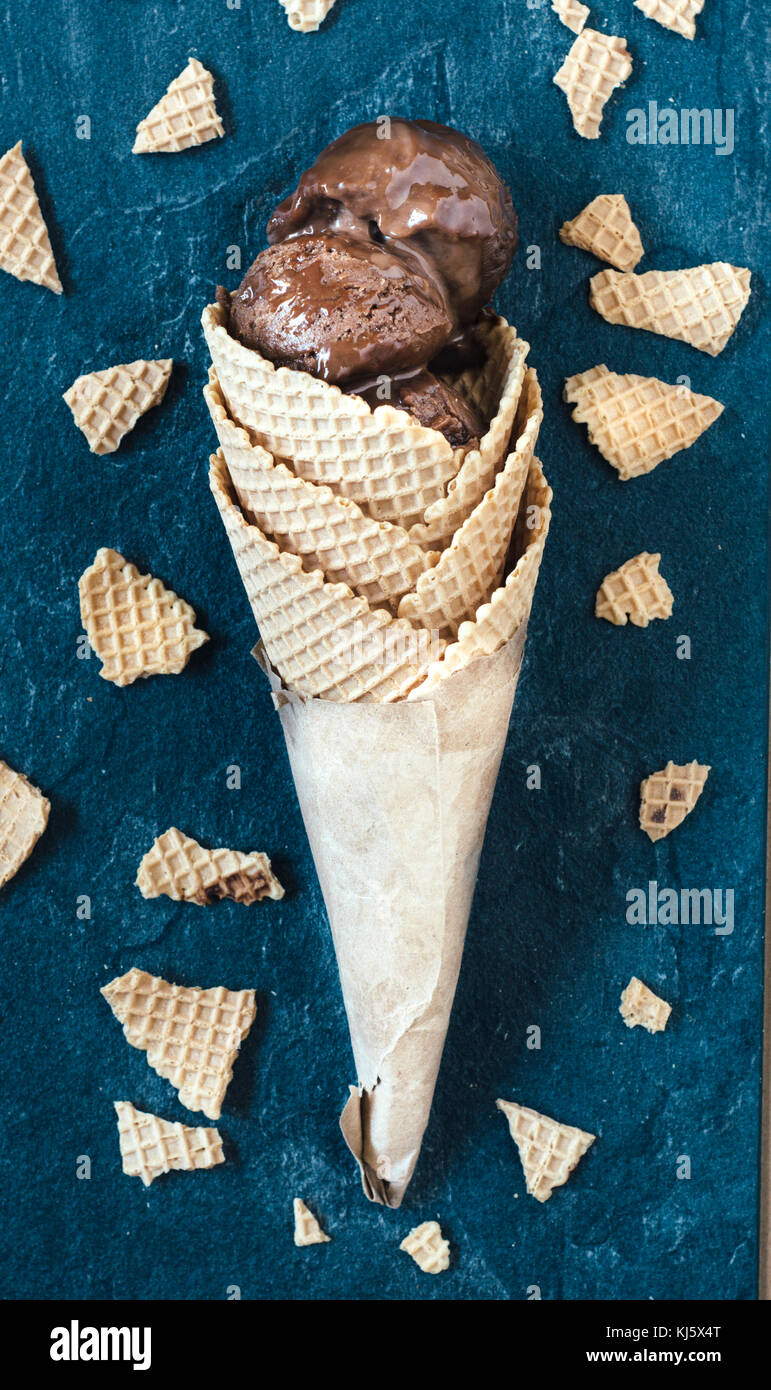 Melting broken ice cream cone hi-res stock photography and images - Alamy