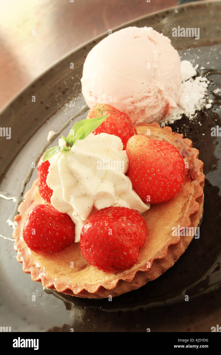 fresh strawberry tart dessert Stock Photo - Alamy