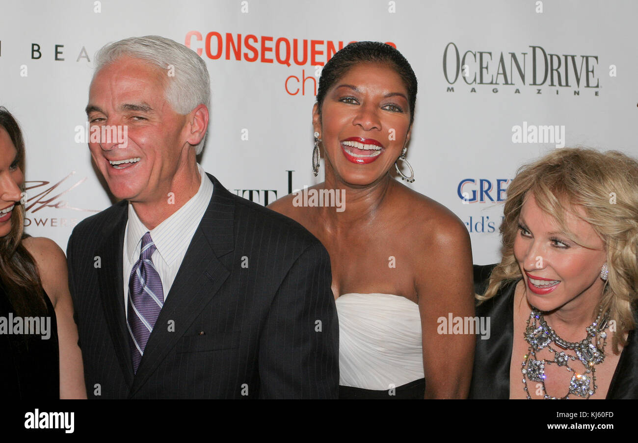 MIAMI BEACH, FL - FEBRUARY 27: Charlie Crist, Natalie Cole, Lea Black ...