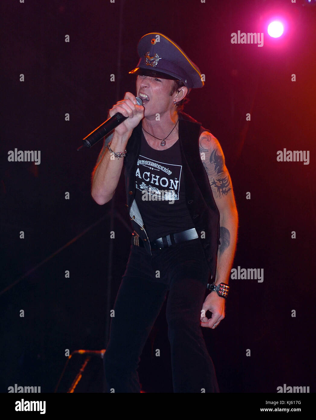 ATLANTIC CITY, NJ - JUNE 26: Velvet Revolver (Slash, Scott Weiland ...