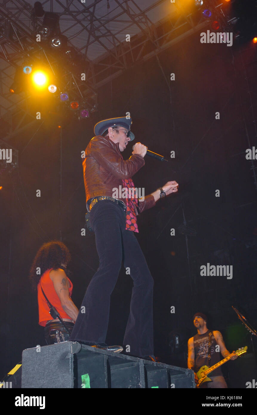 Scott weiland duff mckagan hi-res stock photography and images - Alamy