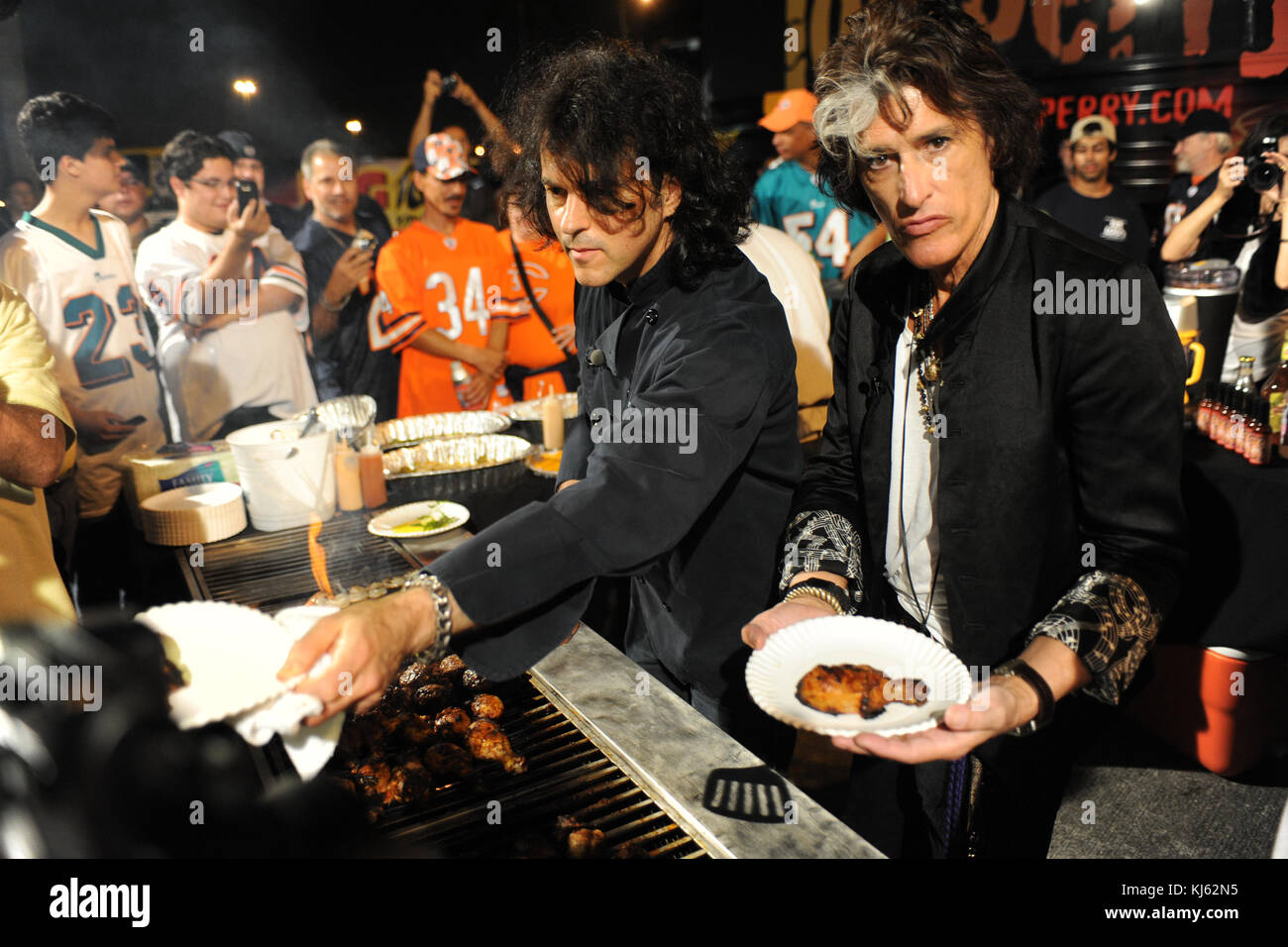 MIAMI - NOVEMBER 18:Kerry Simon the "Iron Chef" winner known as the ...