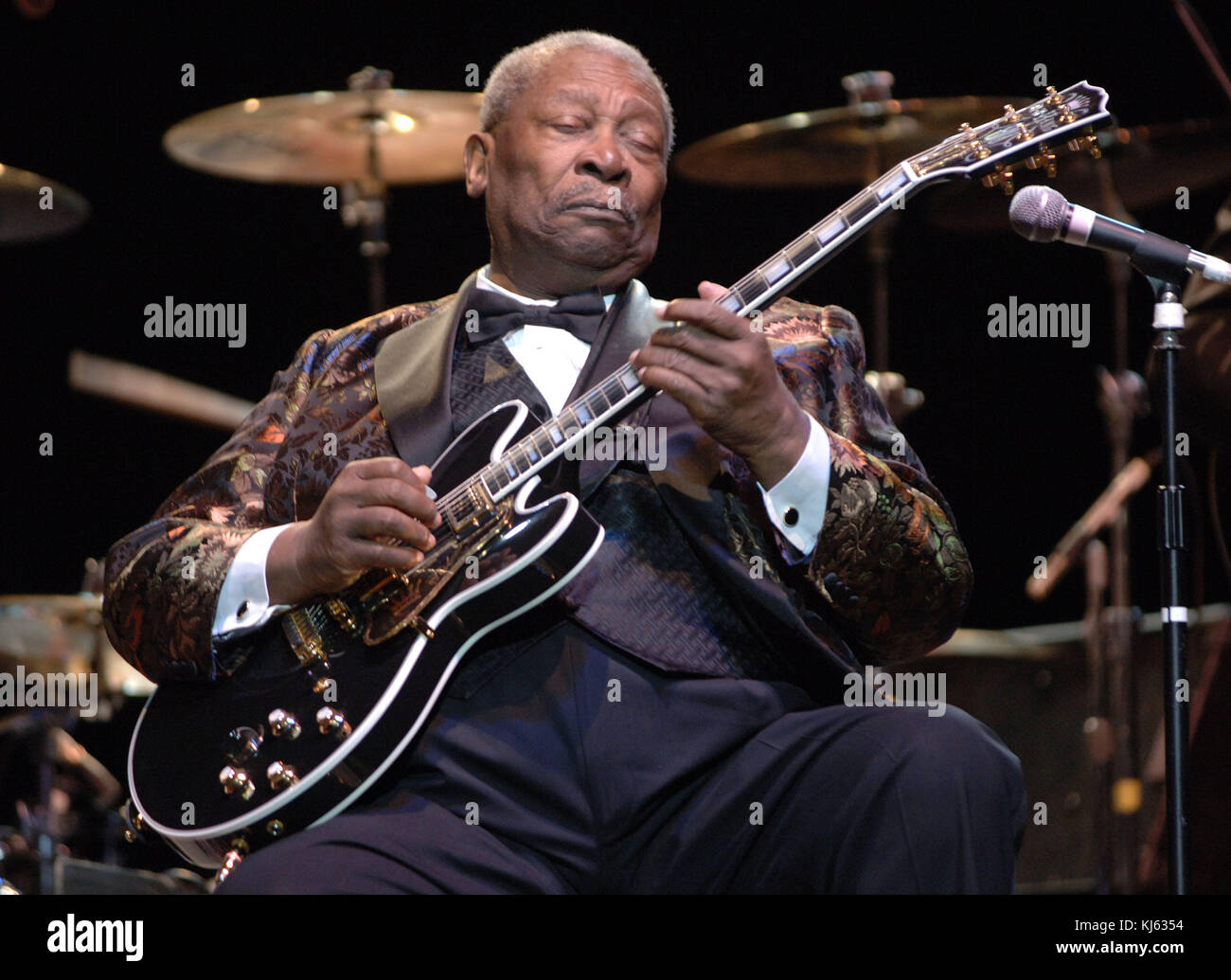 BOCA RATON, FL - APRIL 30: BB King performs at the Mizner Park ...
