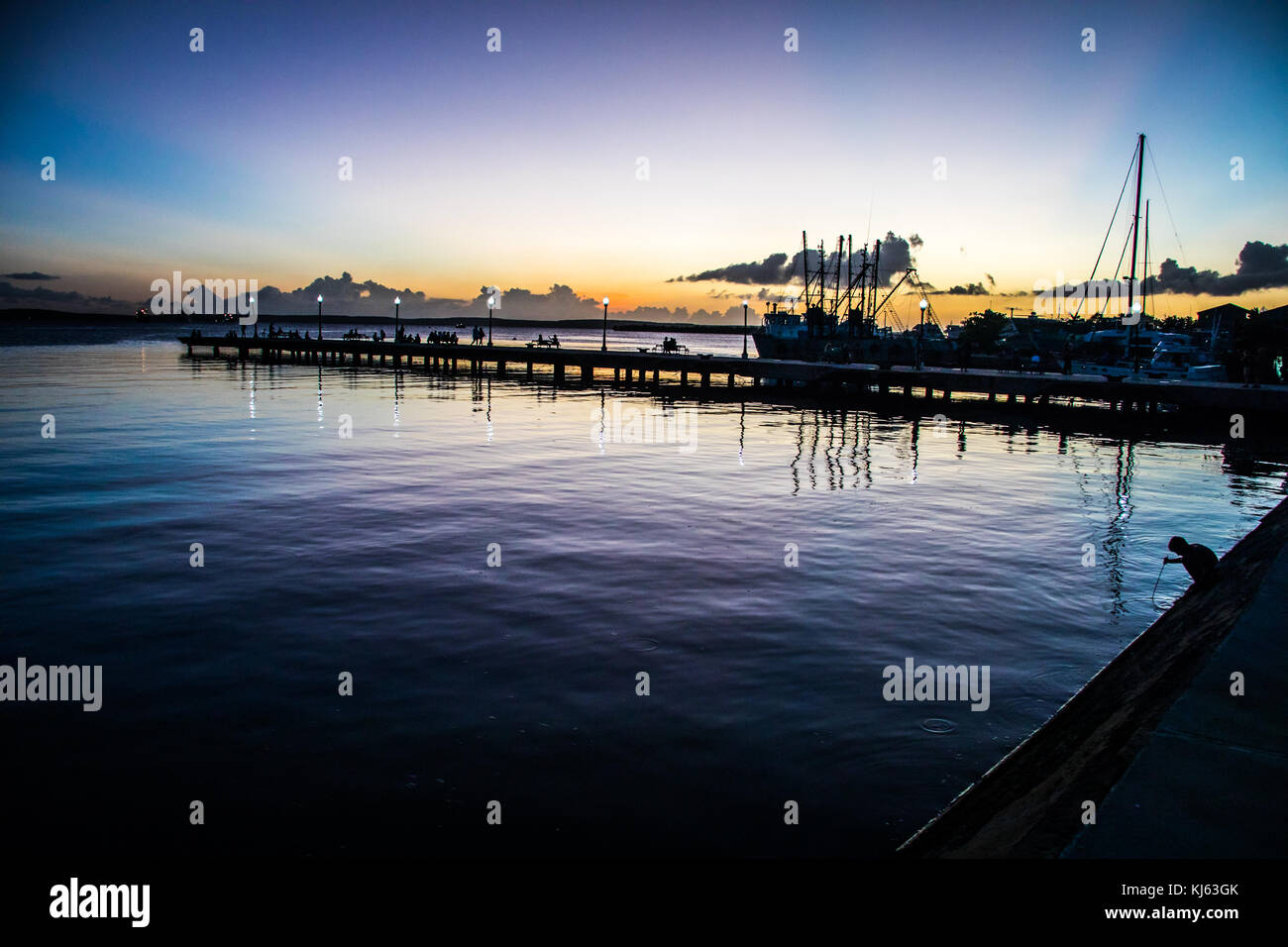 Cuban docks hi-res stock photography and images - Alamy