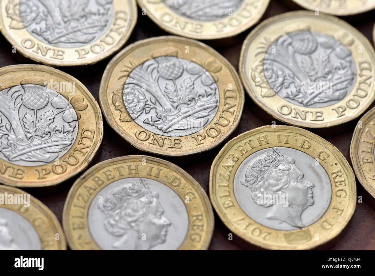 new One pound coins Stock Photo - Alamy