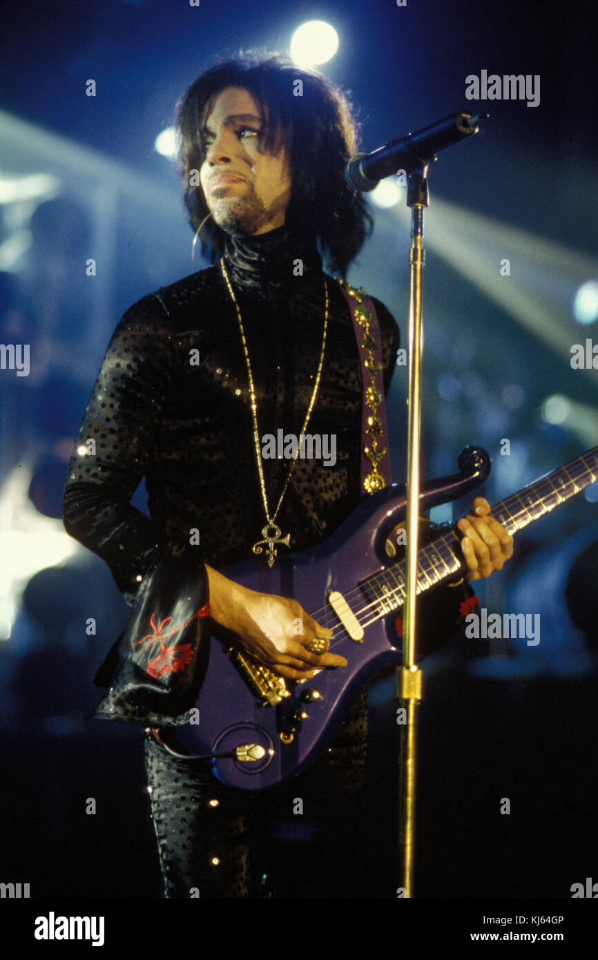 MIAMI, FL - AUGUST 15: Prince performs at the Miami Arena on August 15 ...