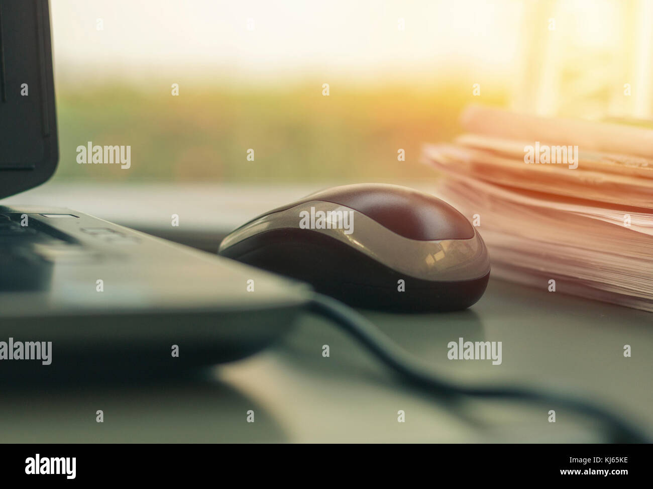 Office mouse desk hi-res stock photography and images - Alamy