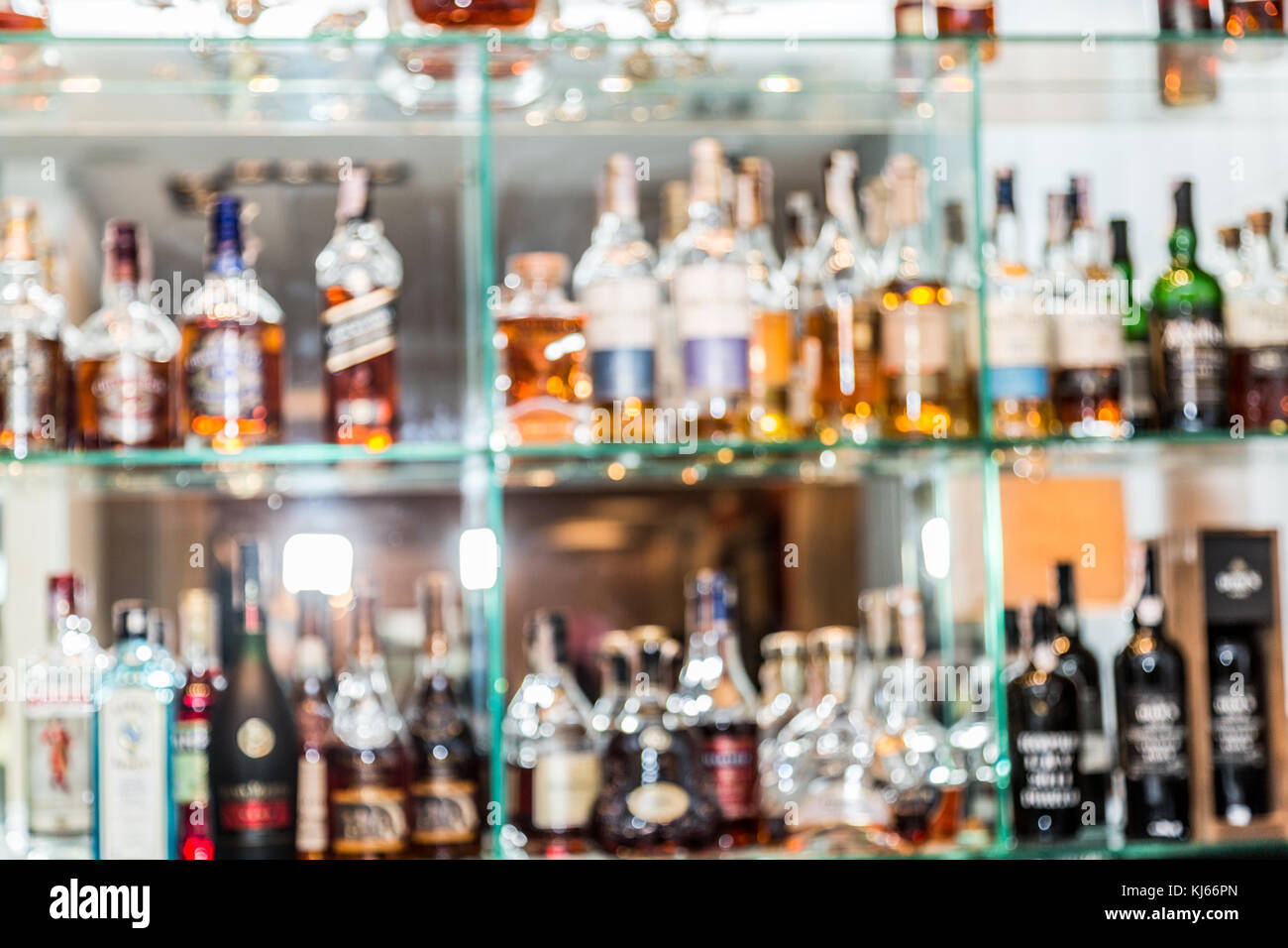 Bar shelves hi-res stock photography and images - Alamy