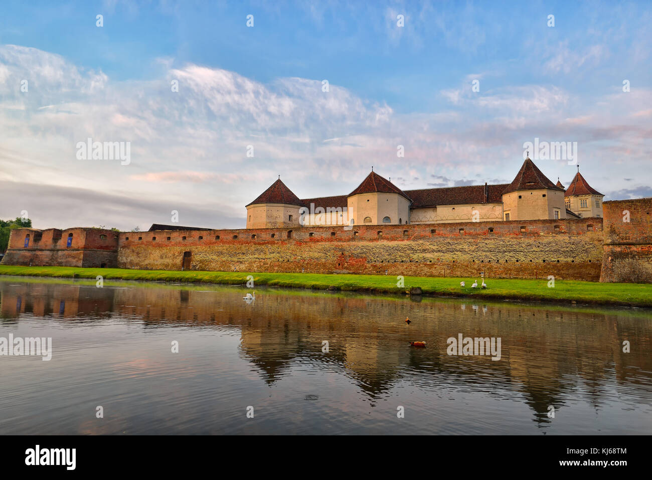 Fortress medieval architecture hi-res stock photography and images - Alamy