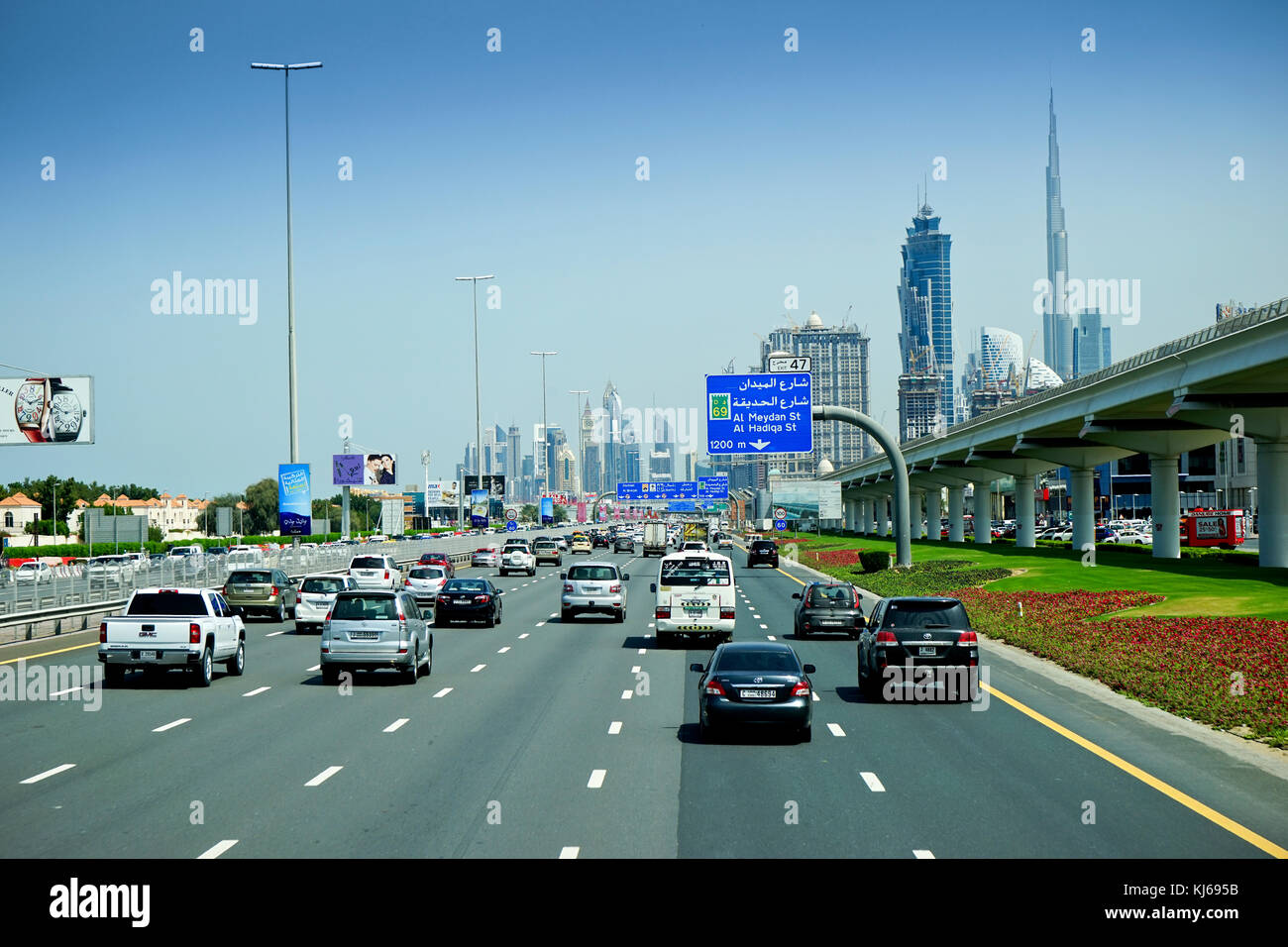 Driving dubai road hi-res stock photography and images - Alamy