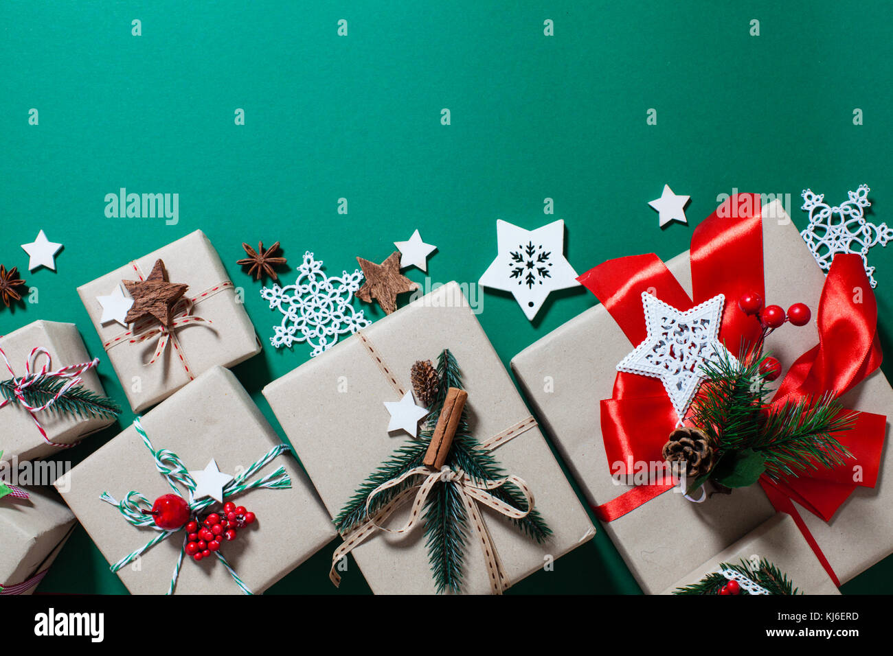 Craft aroma gift wrapping Stock Photo - Alamy