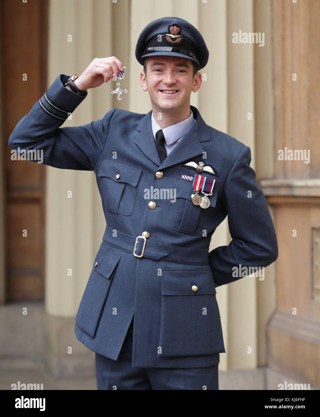 Squadron leader hi-res stock photography and images - Alamy