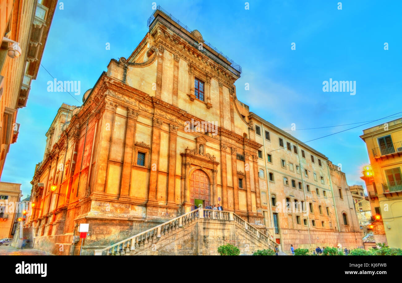 Italian baroque church exterior hi-res stock photography and images - Alamy