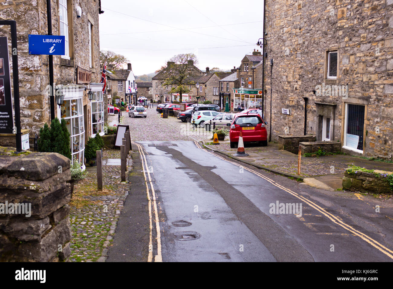 Grassington, yorkshire dales villages hi-res stock photography and ...