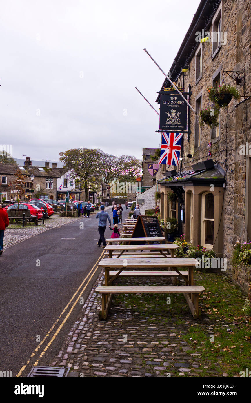 Grassington town centre hi-res stock photography and images - Alamy