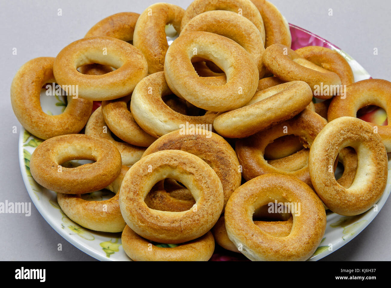 Traditional russian circle bread hi-res stock photography and images ...