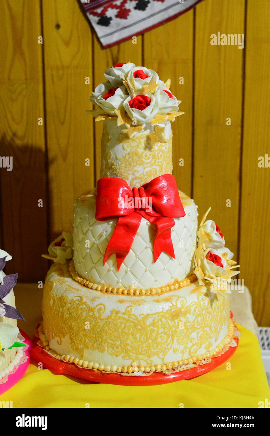 Traditional wedding bread on the table. Wedding table with sweet ...