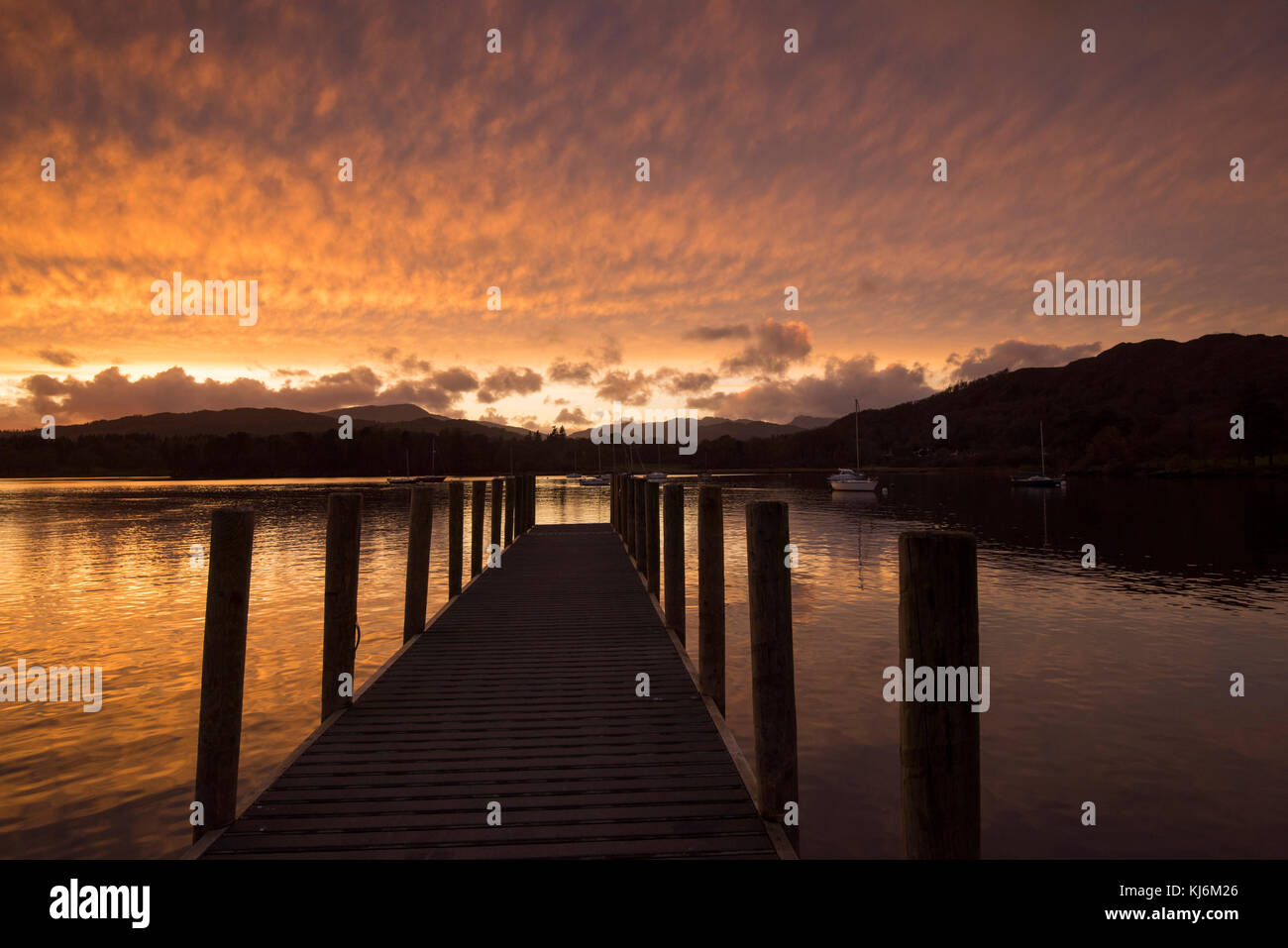 Sunset at Waterhead Pier on Windermere near Amblside in the Lake ...