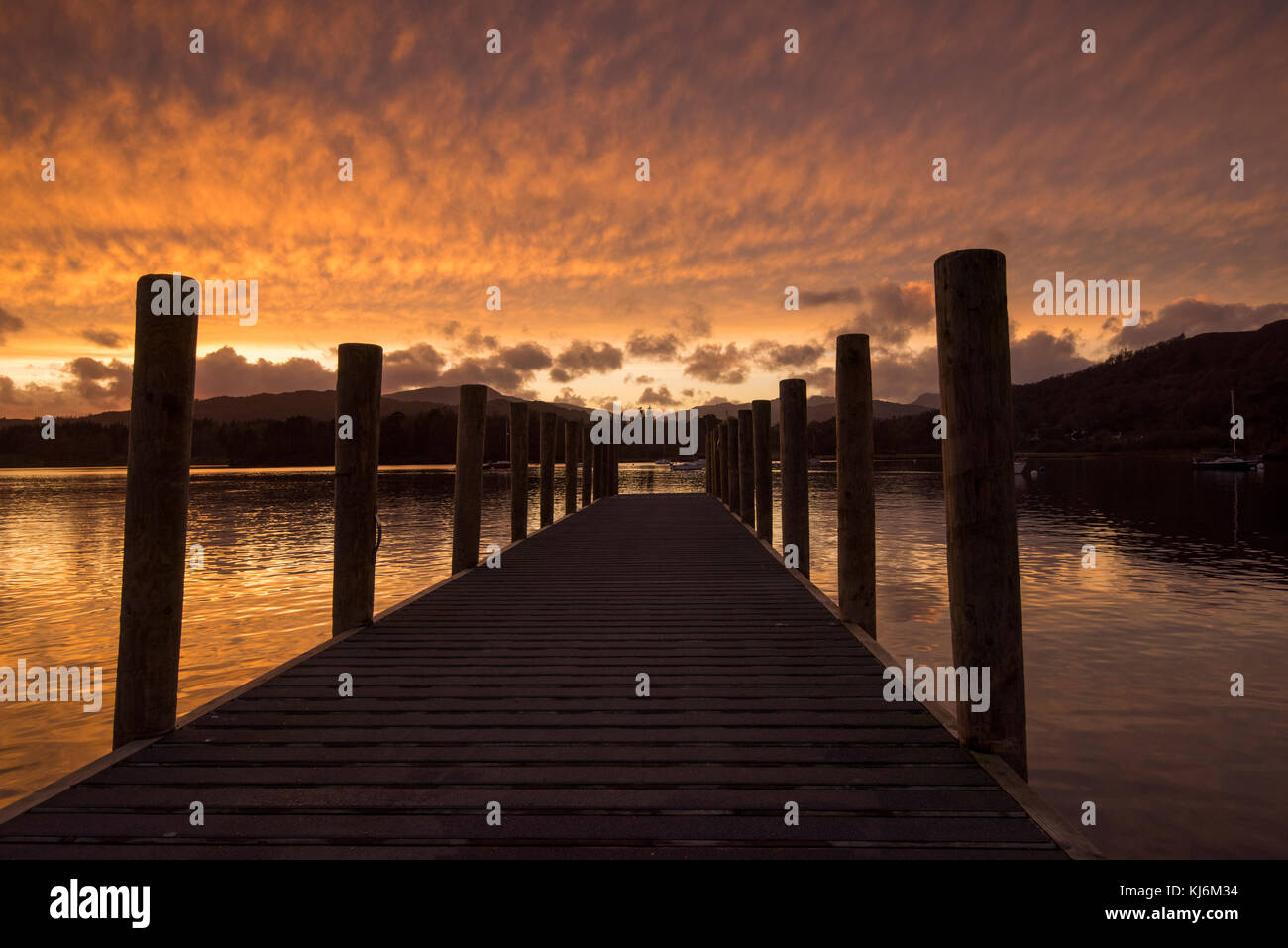 Sunset at Waterhead Pier on Windermere near Amblside in the Lake ...