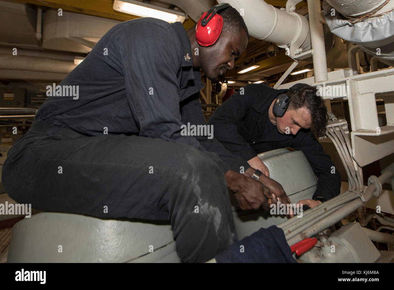 U.S. 5TH FLEET AREA OF OPERATIONS (Nov. 13, 2017) Engineman 2nd Class ...