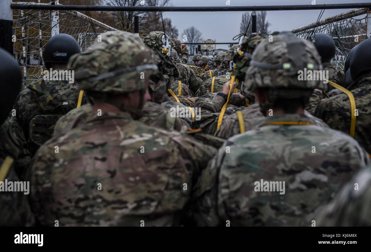 PANCEVO, Serbia -- Paratroopers from 2nd Bn, 503rd Infantry Regiment ...