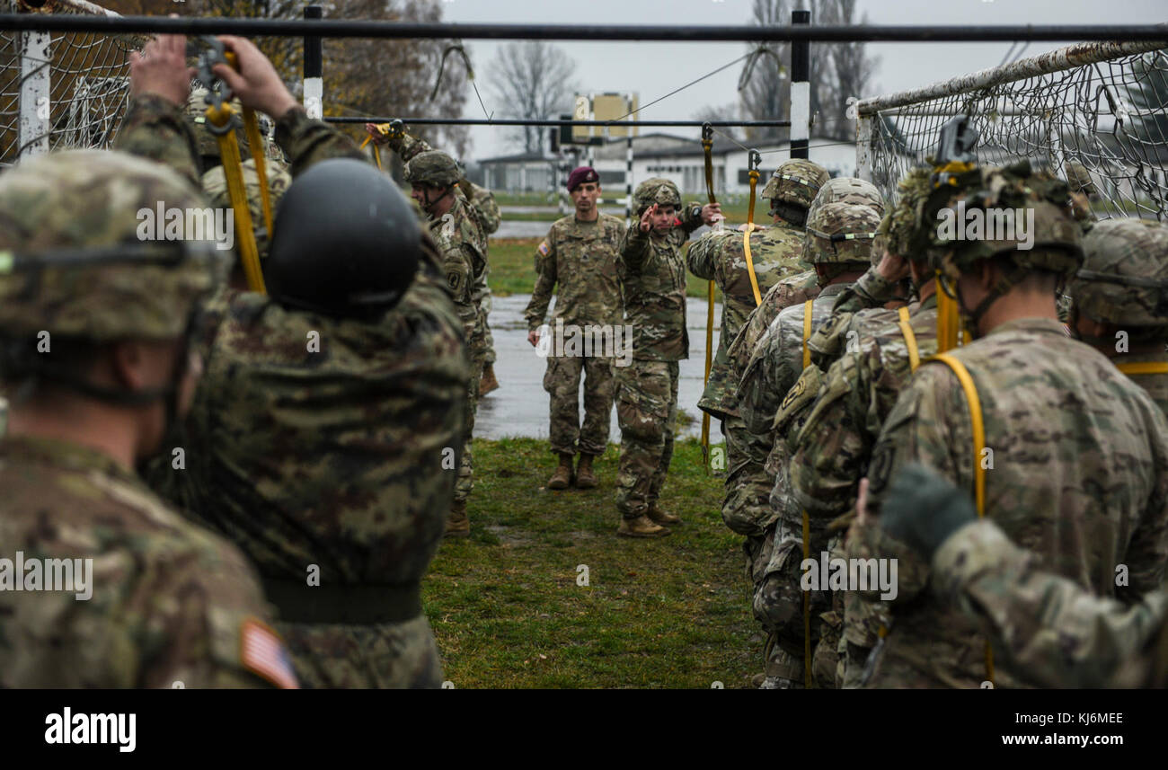 PANCEVO, Serbia -- Paratroopers from 2nd Bn, 503rd Infantry Regiment ...