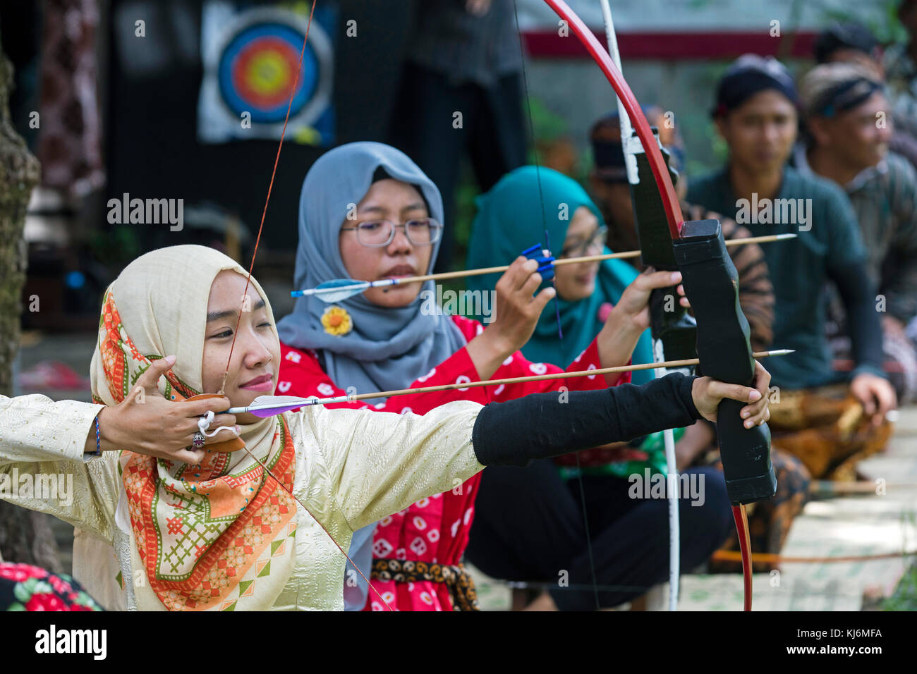 Indonesian girls practicing Jemparingan / traditional Javanese archery ...